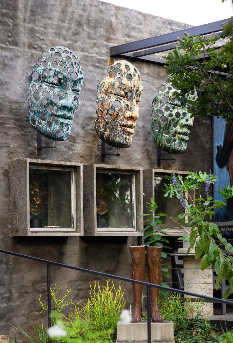 AGAPÉ EFFERVESCENT - WALL MOUNTED | Anton Smit