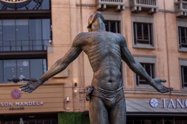 Anton Smit showcases a new Sculpture Exhibition at Nelson Mandela Square